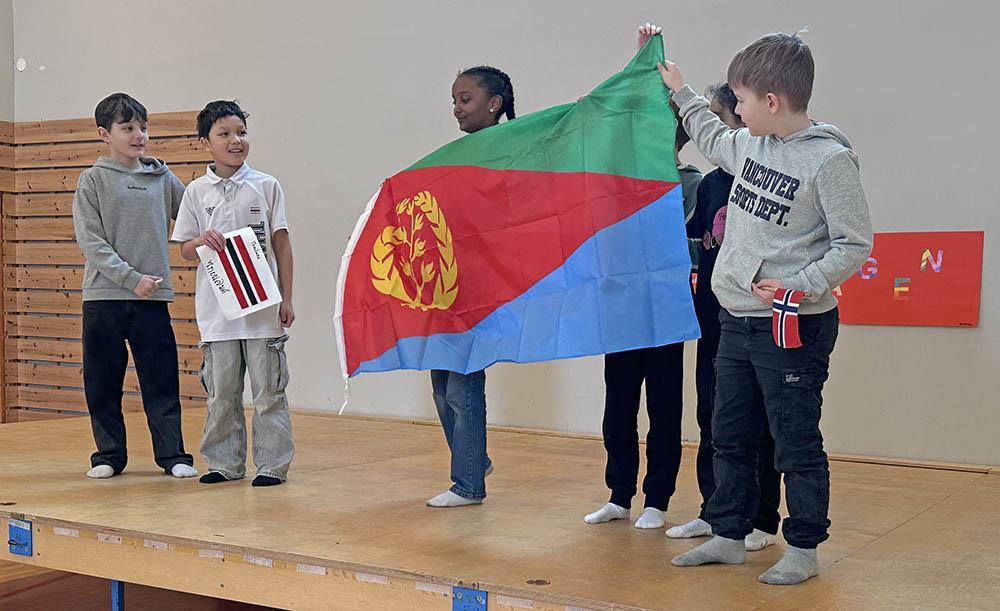 Språkmektige elevar feira Morsmålsdagen - Bømlo kommune